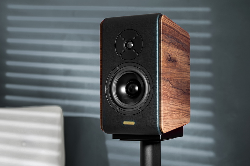 Opera Loudspeakers Sing For Karma AV | The Ear